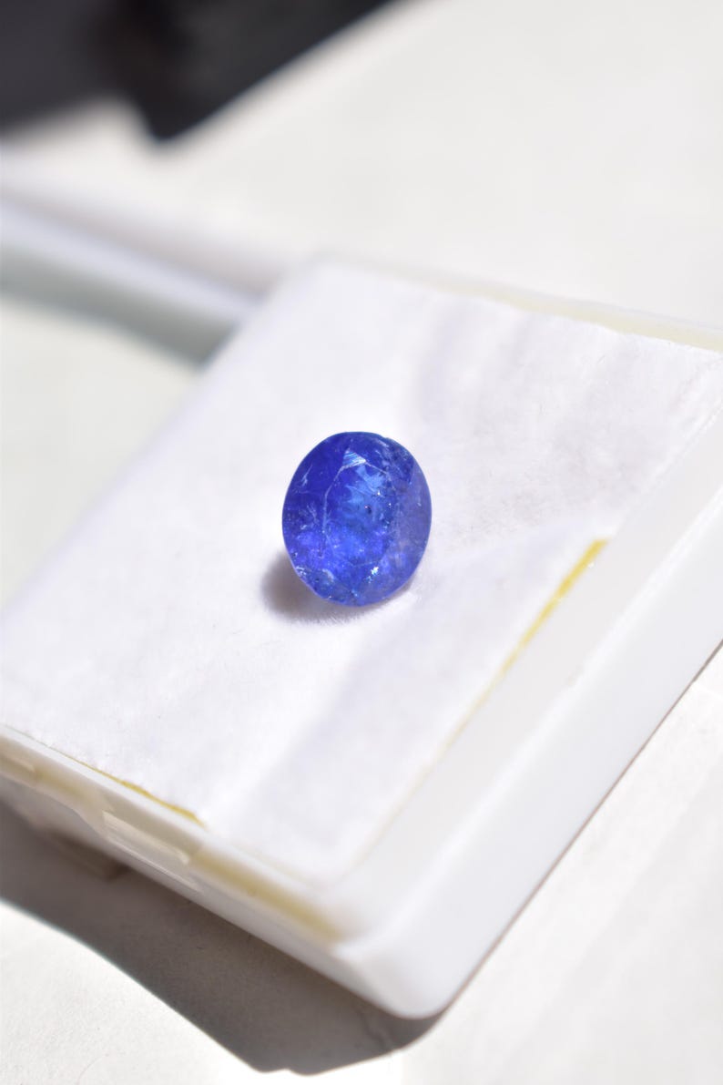 Pietra preziosa di tanzanite ovale da 3,90 ct: pietra portafortuna blu ...