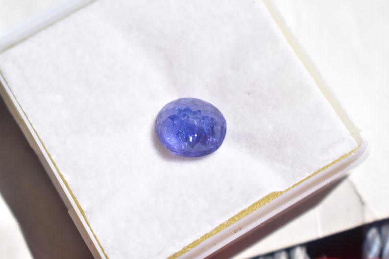 Pietra preziosa di tanzanite ovale da 3,90 ct: pietra portafortuna blu ...