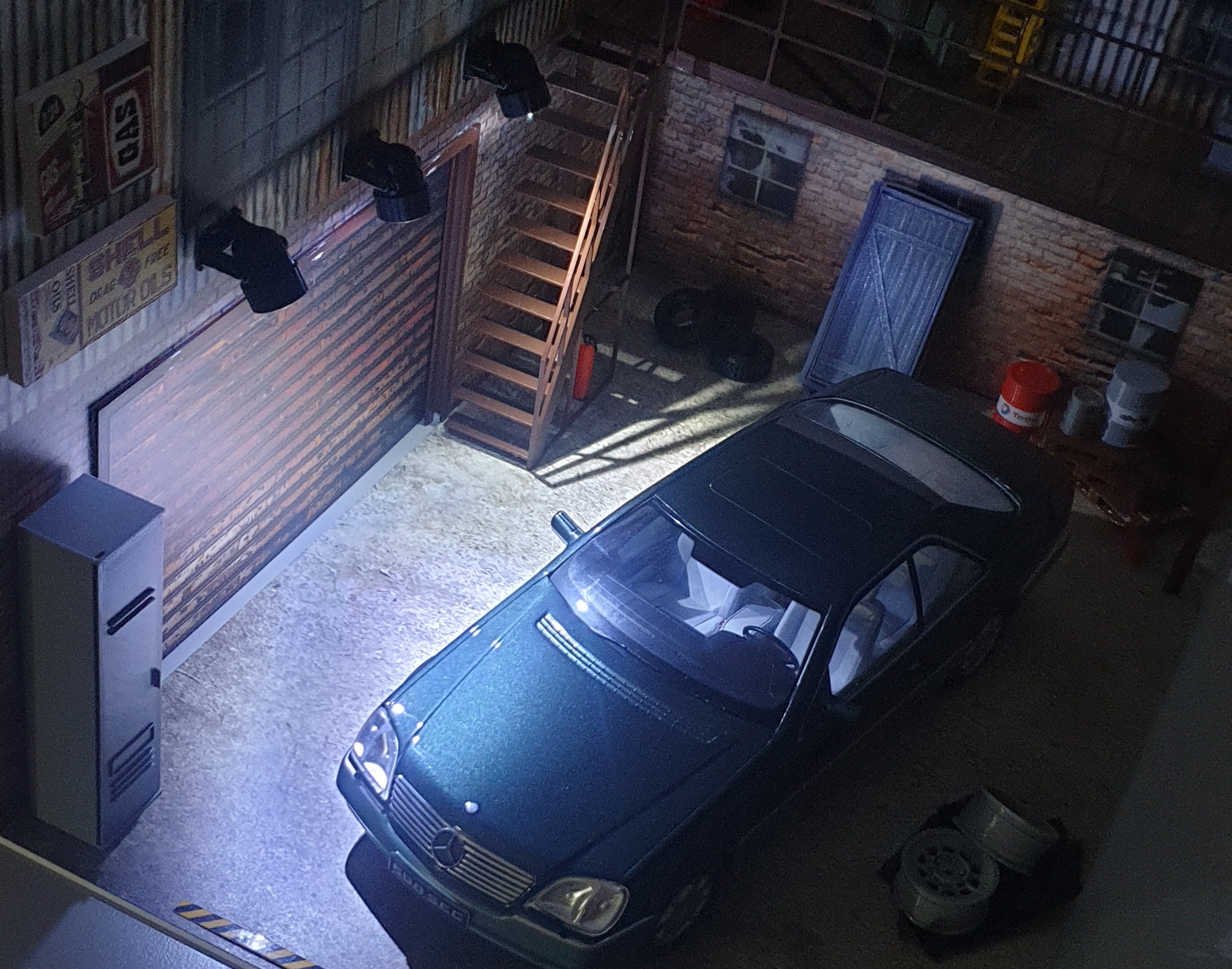 Diorama Set of 3 Lights. Garage Lights. Scale 1:18, 1-24. Building ...