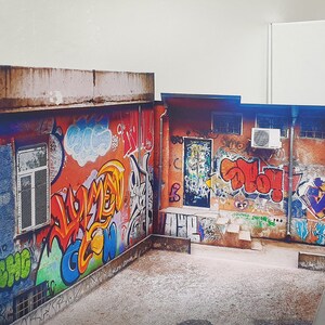 Graffiti Street Diorama Display. Scale 1:24. Diorama Garage Scene ...