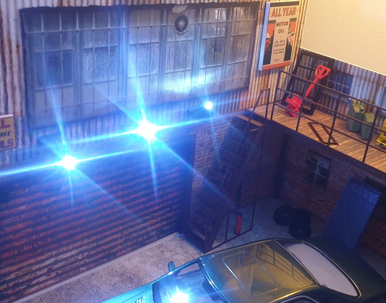 Diorama Set of 3 Lights. Garage Lights. Scale 1:18, 1-24. Building ...