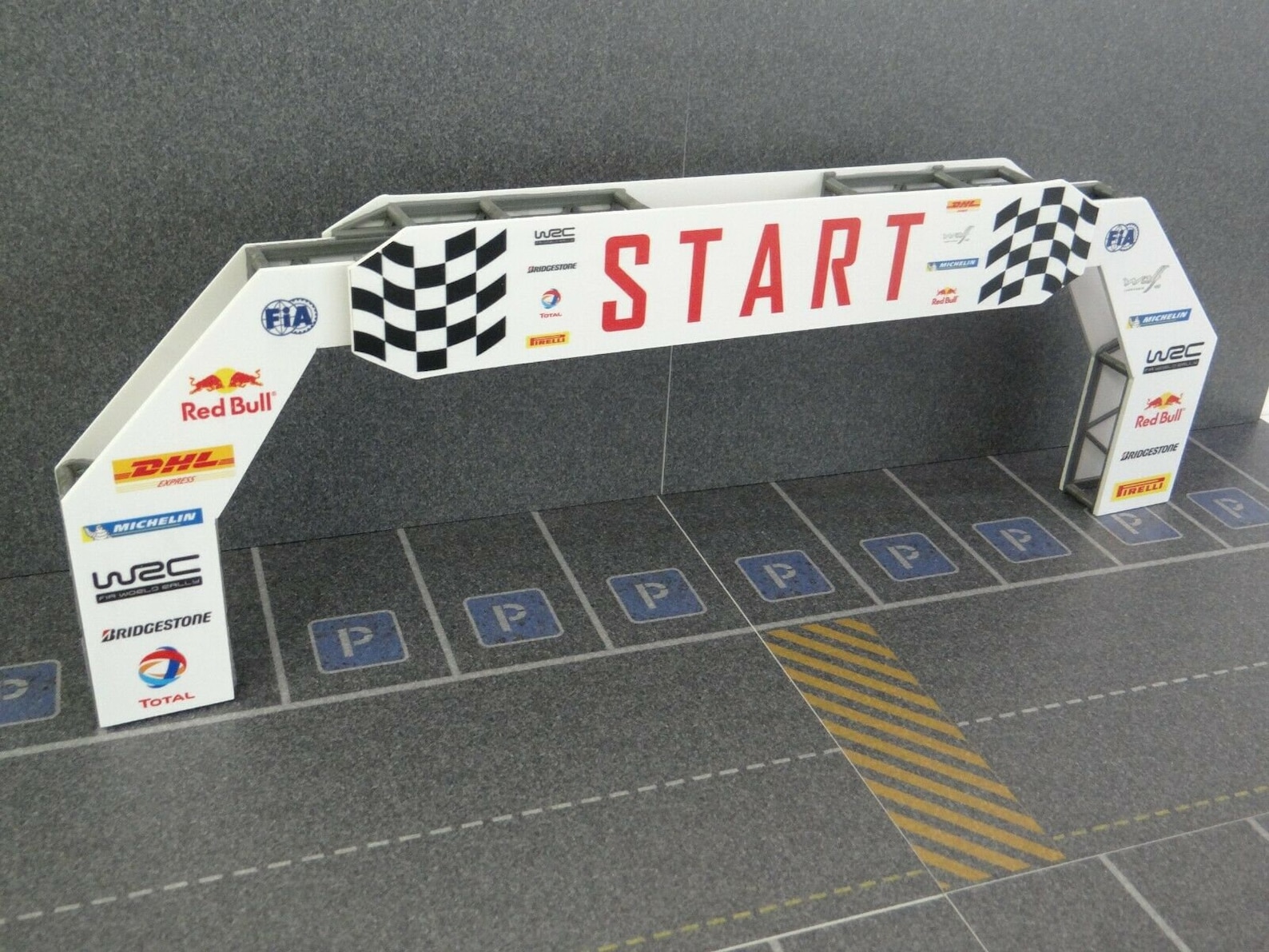 Scale 1:43 BIG Start / Finish Arch Diorama Racetrack Parts Car Model ...