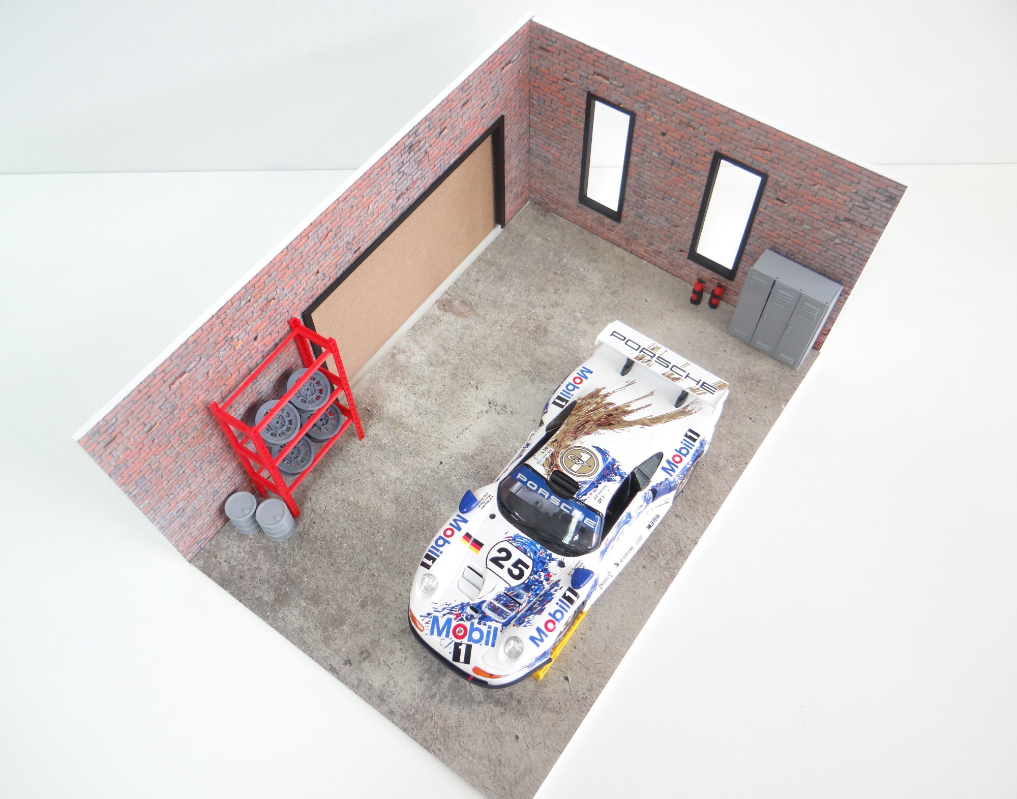 Brick Service Garage With Equipment / Scale 1:18 / Car Service Garage ...