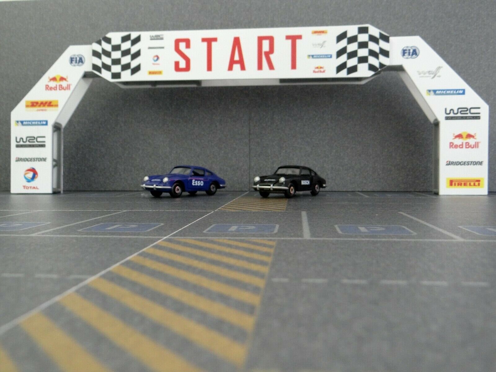 Scale 1:43 BIG Start / Finish Arch Diorama Racetrack Parts Car Model ...