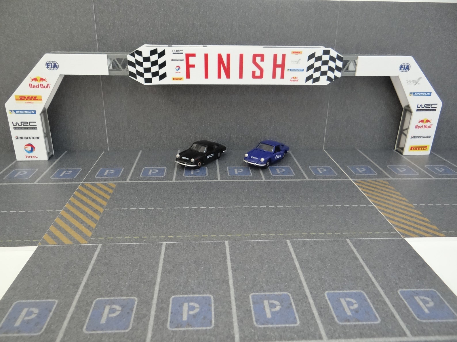 Scale 1:43 BIG Start / Finish Arch Diorama Racetrack Parts Car Model ...