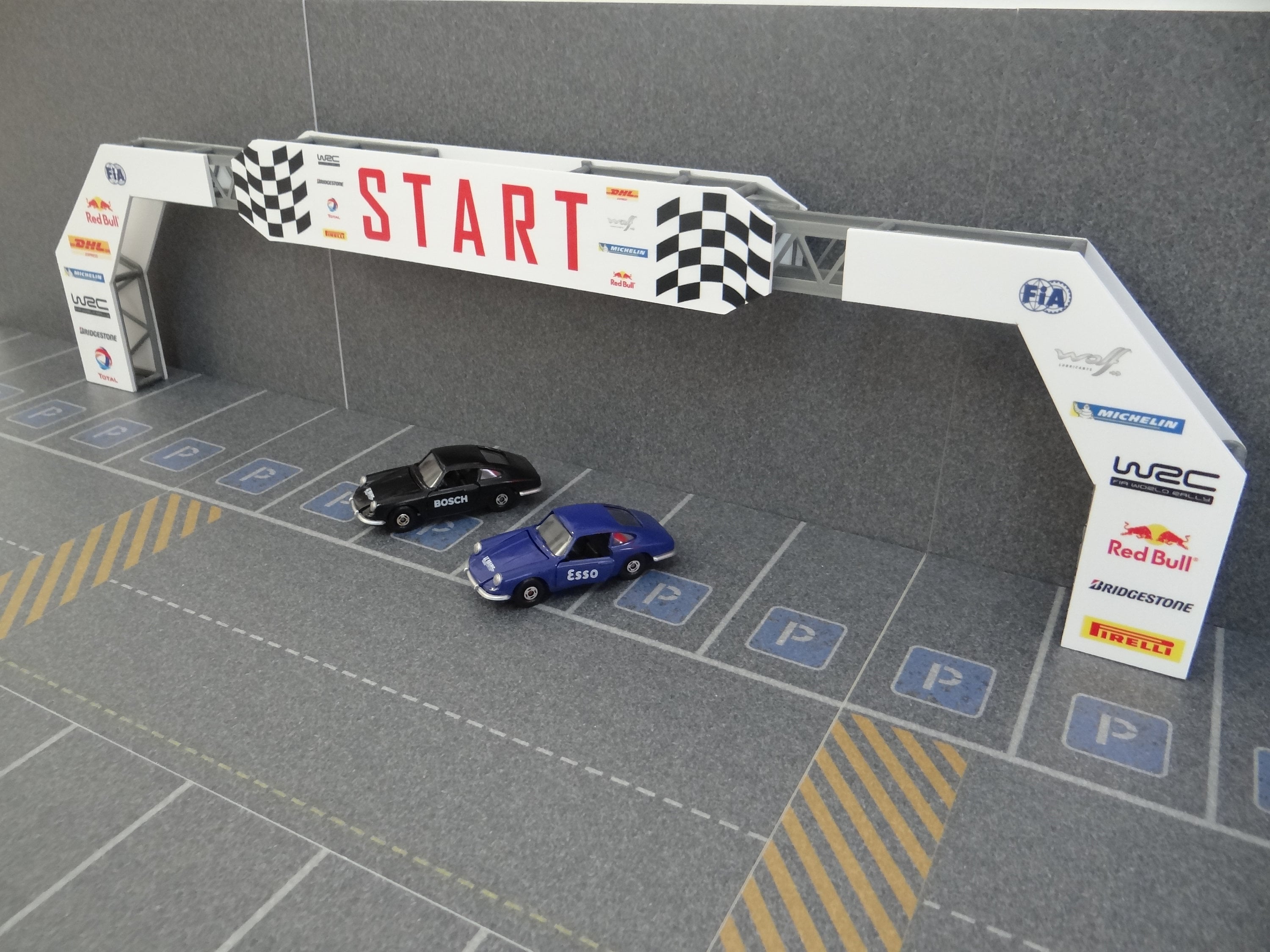 Scale 1:43 BIG Start / Finish Arch Diorama Racetrack Parts Car Model ...
