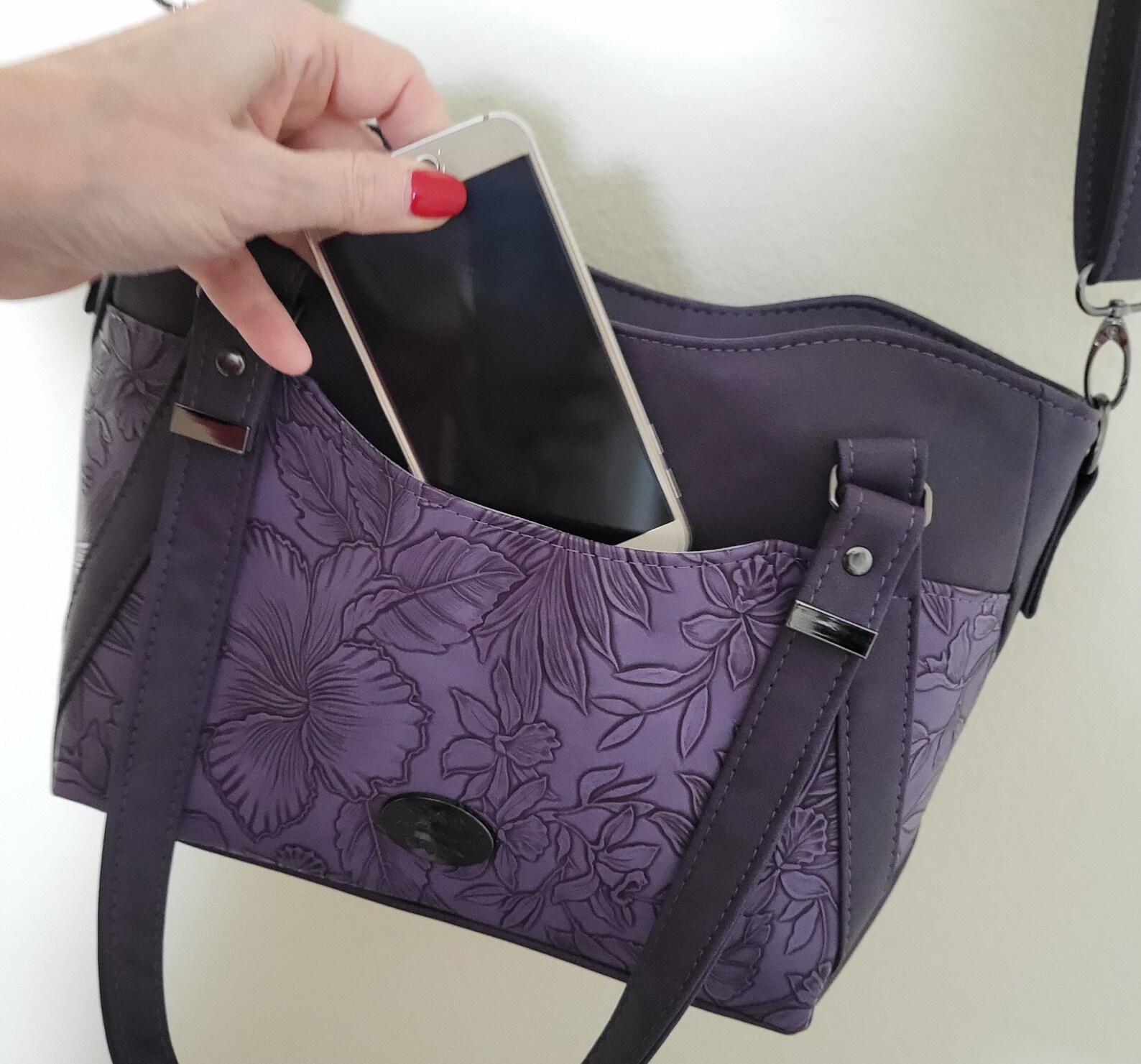 Beautiful Purple Purse/crossbody/shoulder Bag With Embossed Floral ...