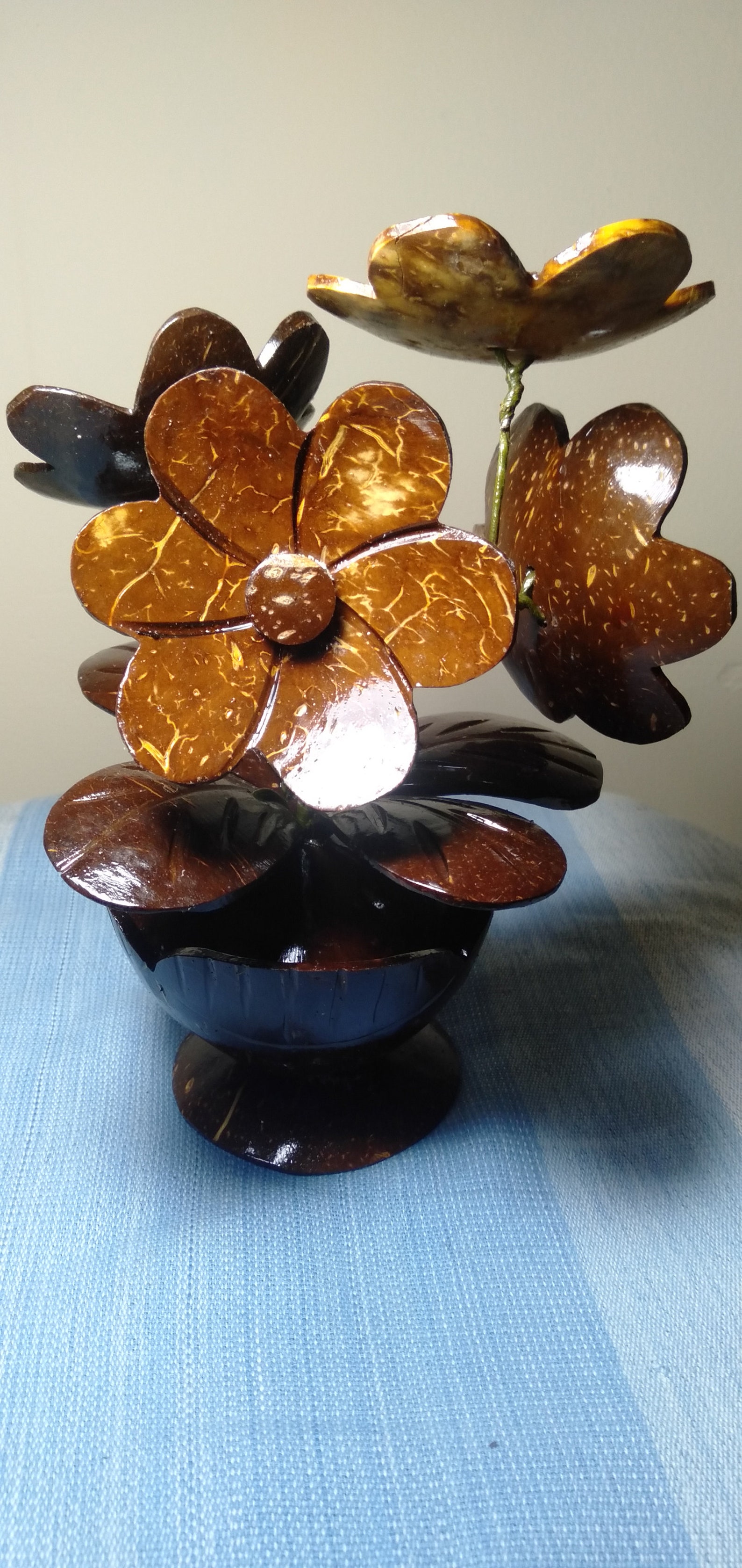 Eco-friendly Natural Coconut Shell Flowers Bunch Home / Office Deco ...