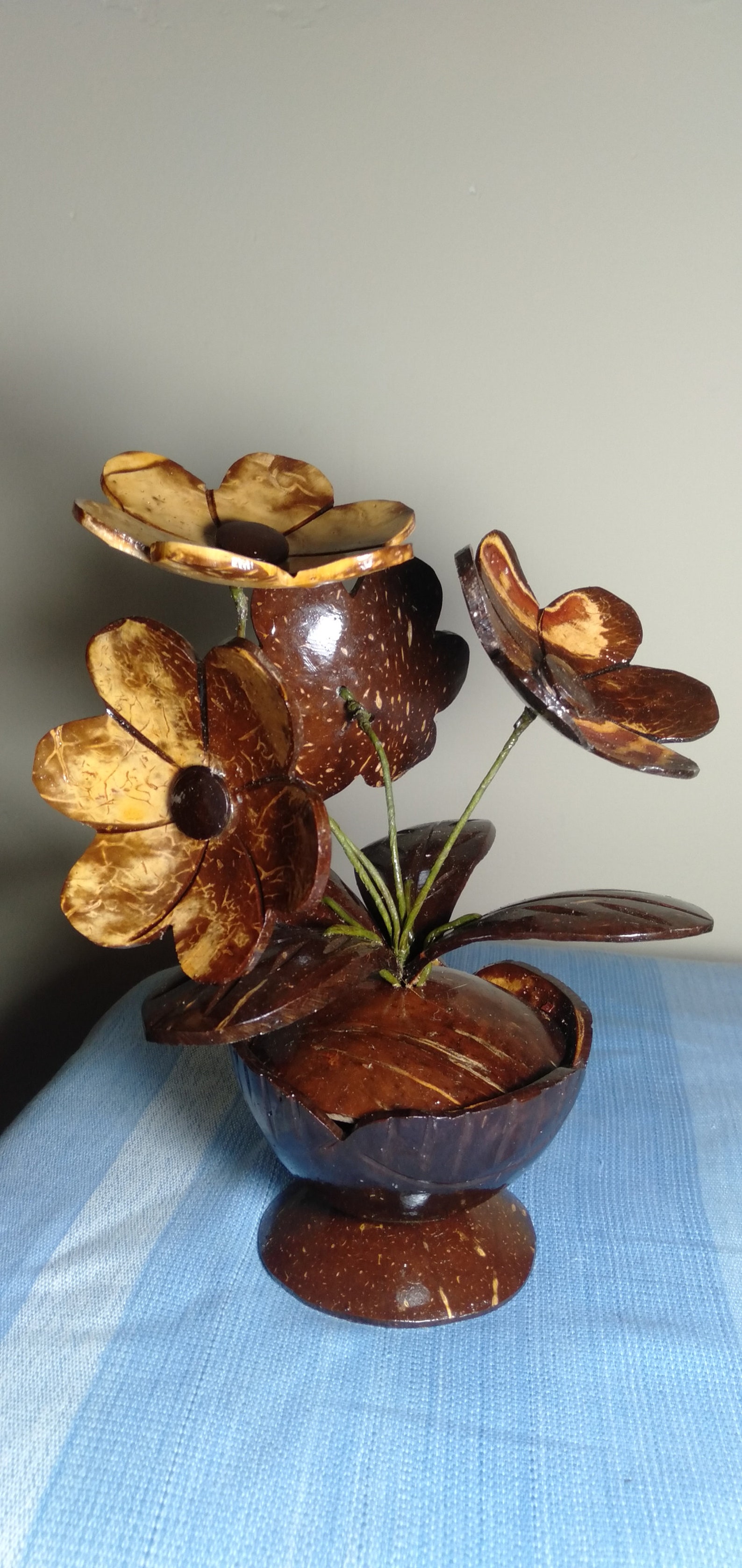 Eco-friendly Natural Coconut Shell Flowers Bunch Home / Office Deco ...