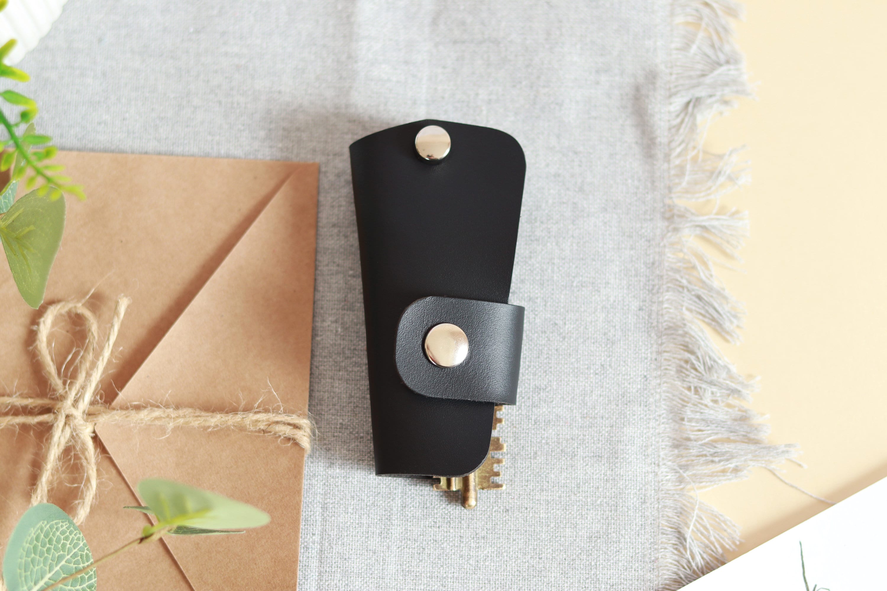 Vintage Style Key Holder, Black Leather Key Wallet, Handmade Key Holder ...