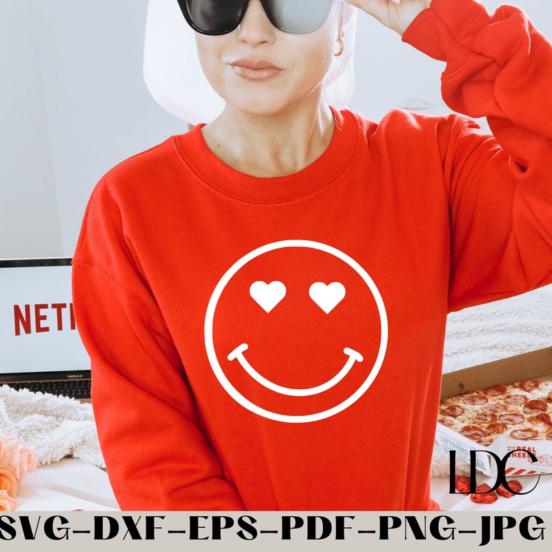 Heart Eyes Smiley Face Svg - Etsy