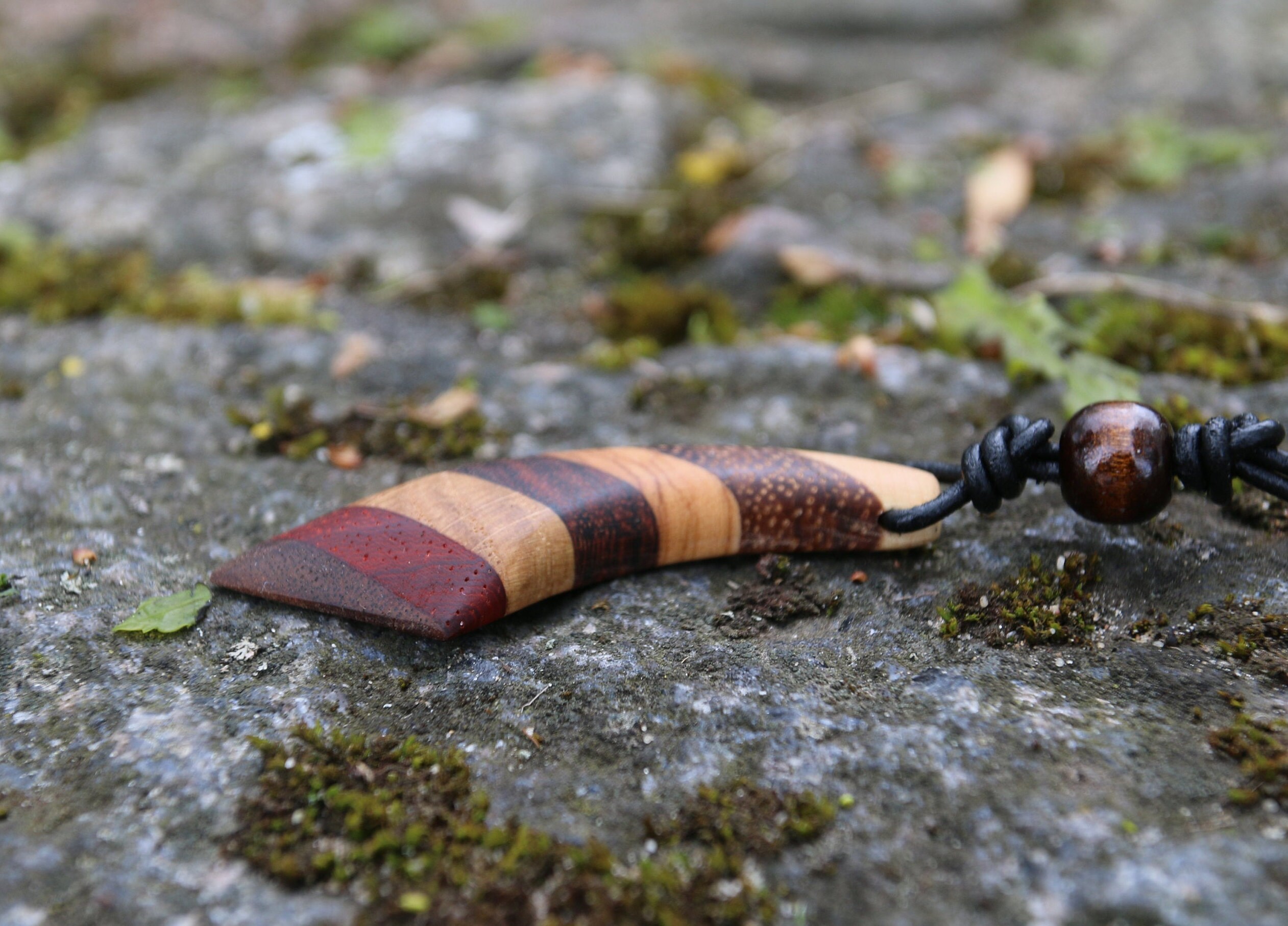 Holzkette echte Handarbeit Holzschmuck Holzanhänger | Etsy