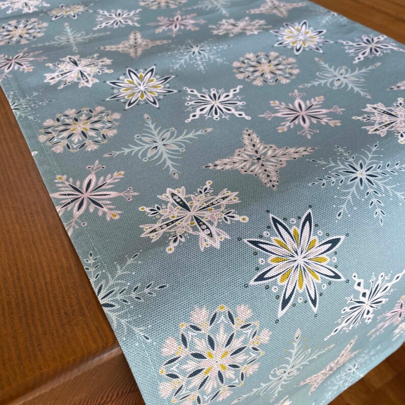 Snowflake Christmas Table Runner / Holiday Table Decoration, 192 X 32cm ...