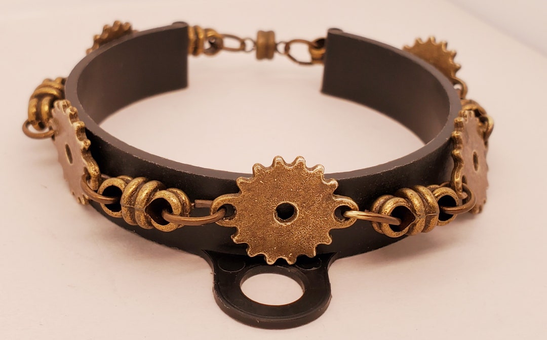 Engranajes y pulsera conectora de 2 orificios en latón antiguo ...
