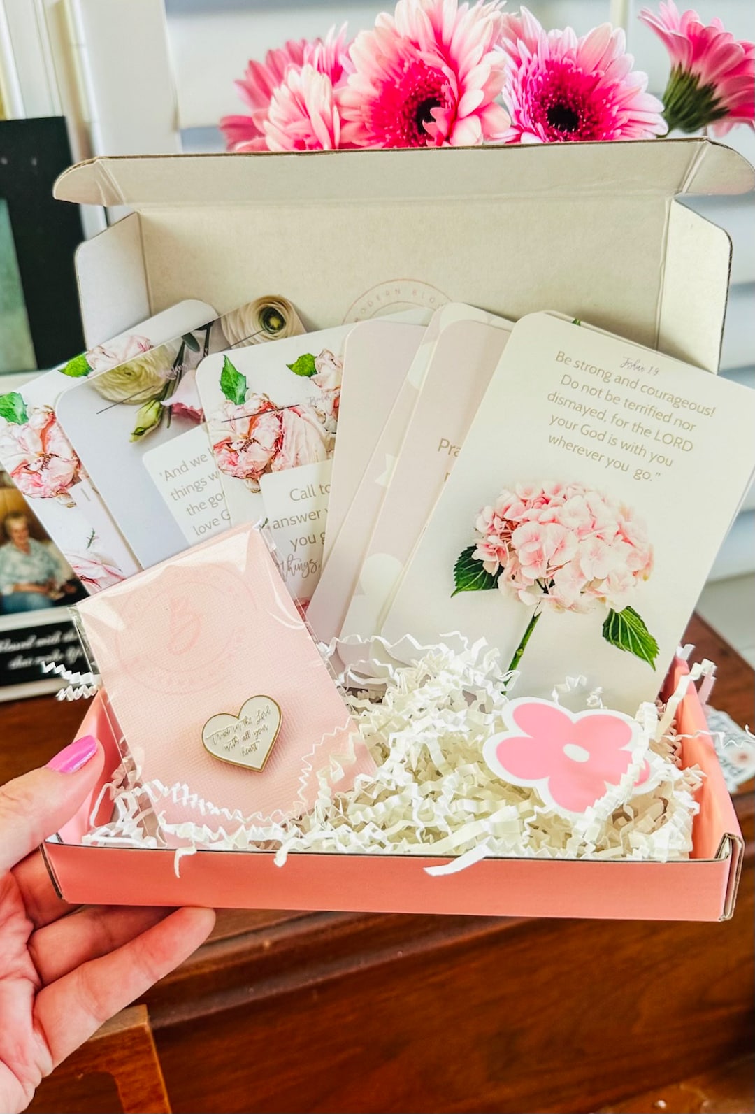 Christian Gift Set - Scripture Cards, Faith Pin, Faith Sticker ...