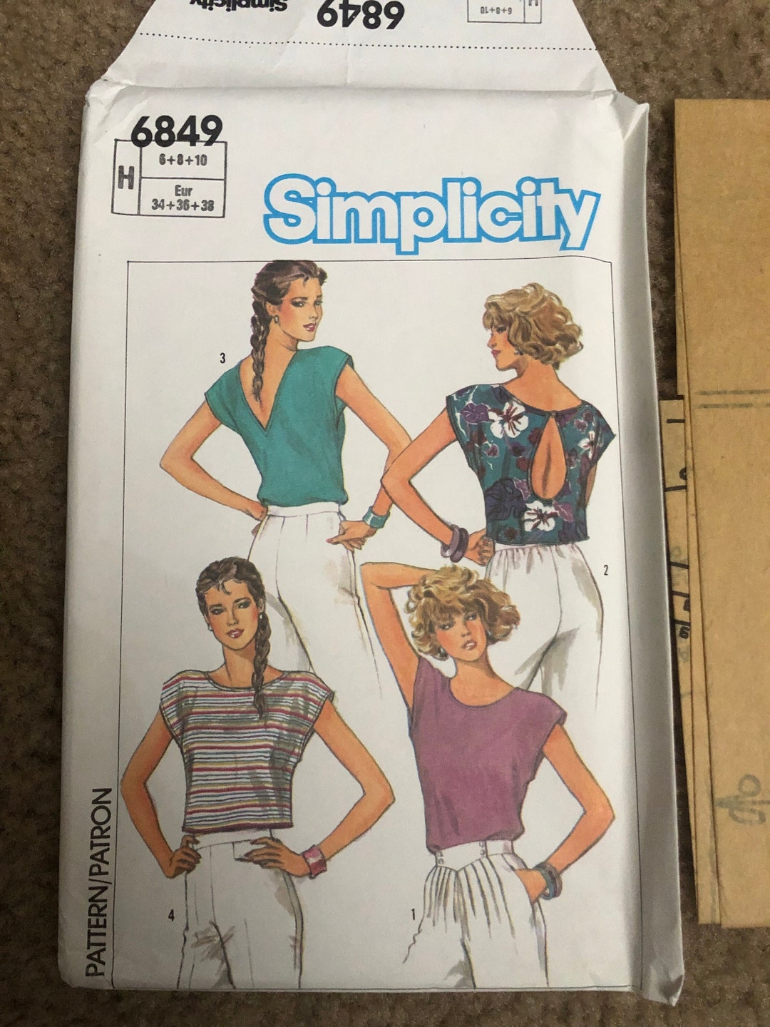 Simplicity 6849 Misses Easy to Sew Sleeveless Pullover Tops in 2 ...