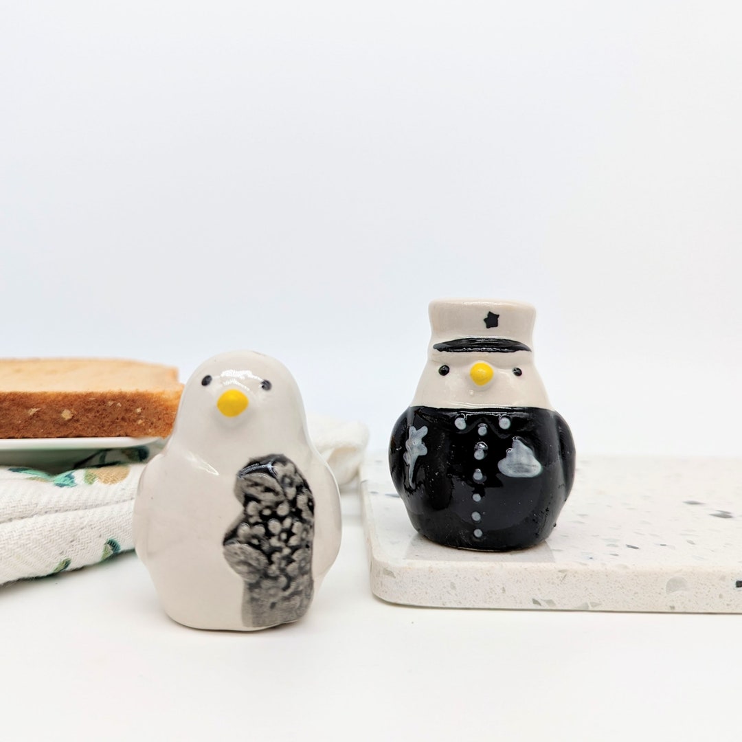 Black White Penguin Salt and Pepper Shaker Set | Penguin Gifts ...