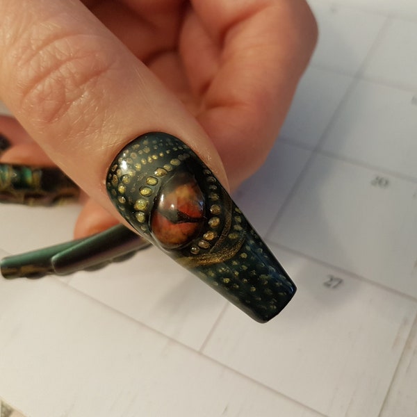 Dragon Eye Fake Nails - Etsy