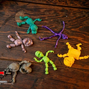 Articulated 3D Printed Mario Set, Flexi Game Character, Fidget Toy - Etsy