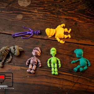Articulated 3D Printed Mario Set, Flexi Game Character, Fidget Toy - Etsy