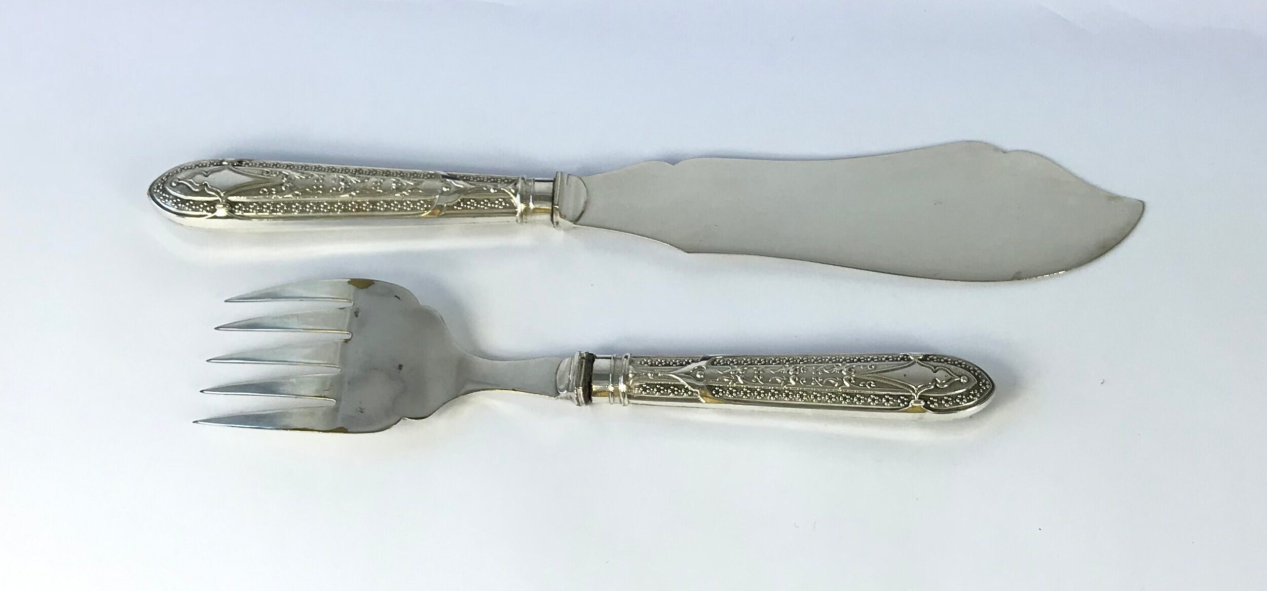 Superb Boxed Set of Antique Victorian Silver-plate Fish Servers. Bright ...