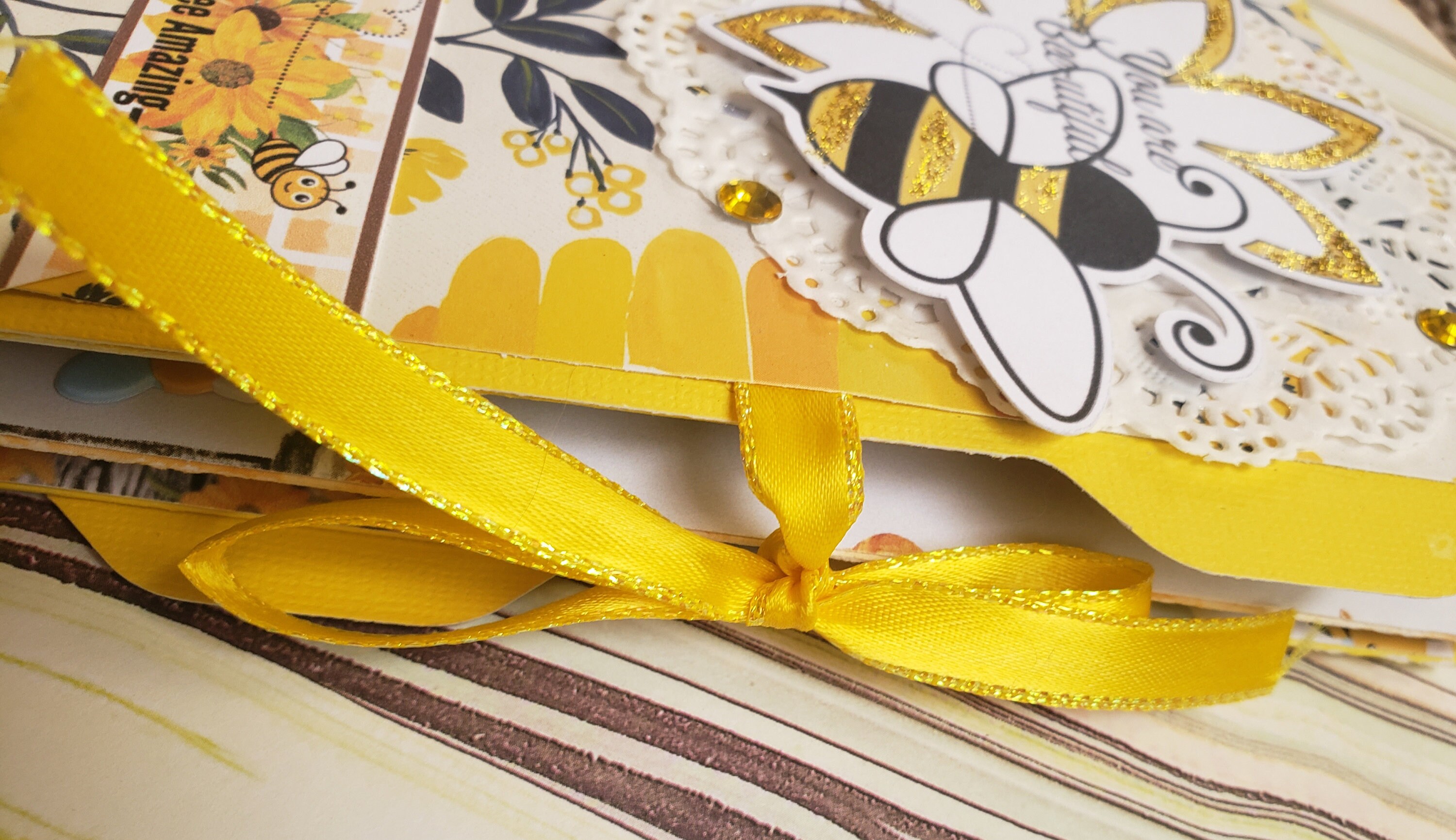 Honey Bee / Flip Book / Pocket Book / Folio / Journal / Happy Mail Idea ...