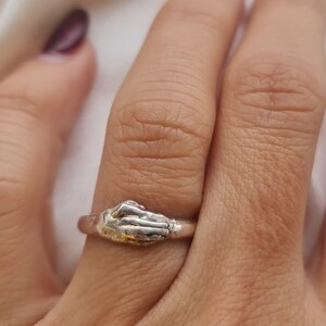 Interlocking Holding Hands Ring, 925 Sterling Silver Romantic Love ...