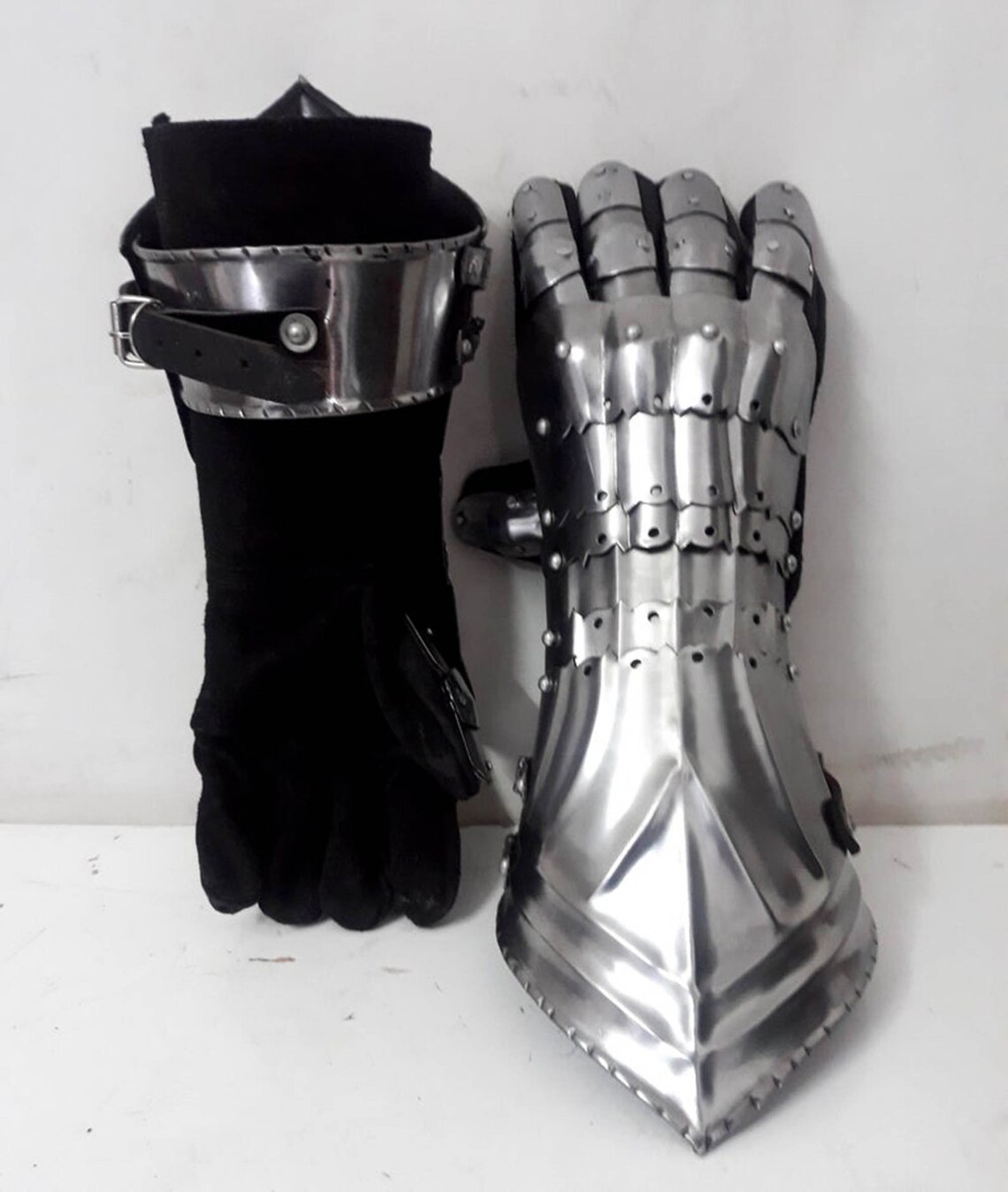 Medieval Gauntlet Armor Pair Gloves Armor Wearable Gloves - Etsy