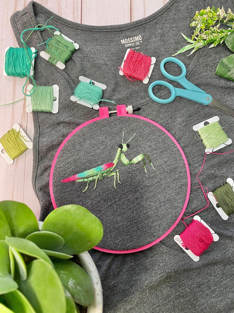 Pastel Praying Mantis Embroidery Pattern. 6" Pattern. DIGITAL DOWNLOAD ...