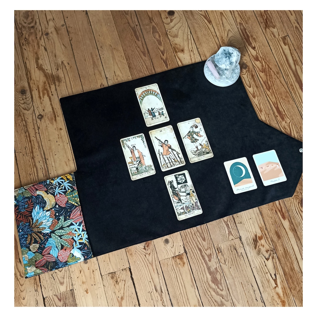Large Pouch / Nomadic Carpet Tarot Cards Oracle in Velvet - Etsy