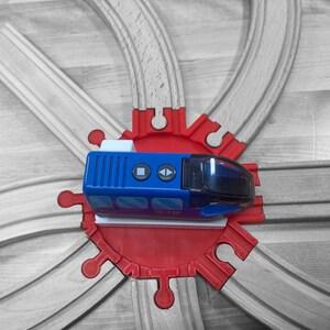 Small Wooden Train Turn Table | Wooden Train Set Accessory | Brio ...