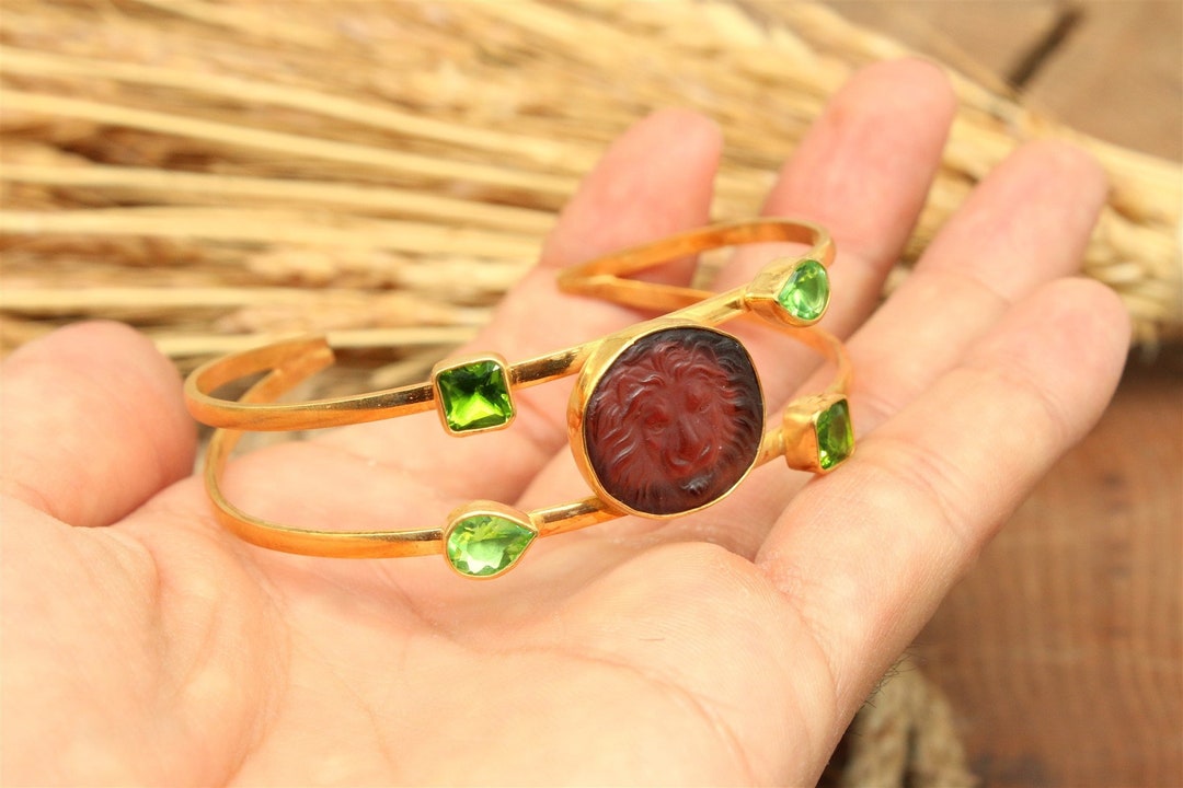 Peridot and Intaglio Lion Silver Bracelet Birthstone Bracelet Birthday ...