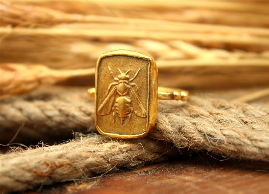 Bee Signet Ring,gold Signet Ring,silver Signet Ring,initial Signet Ring ...