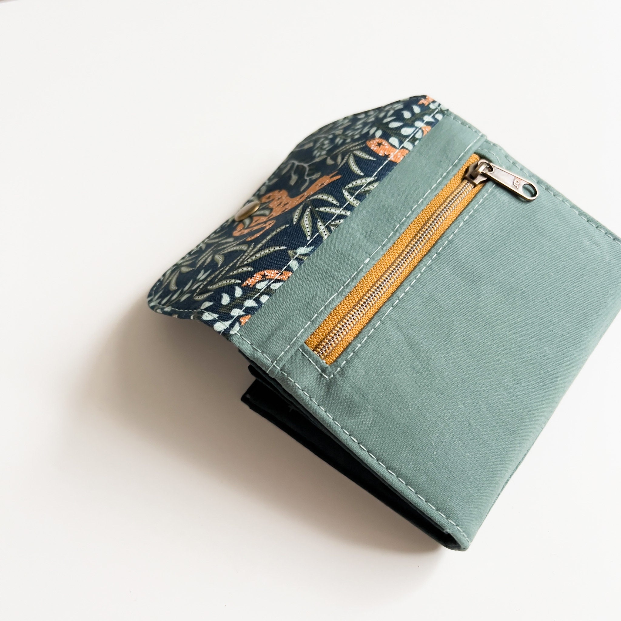 Small Wallet Fold-out Wallet Small Wallet With Card Compartment Flora ...