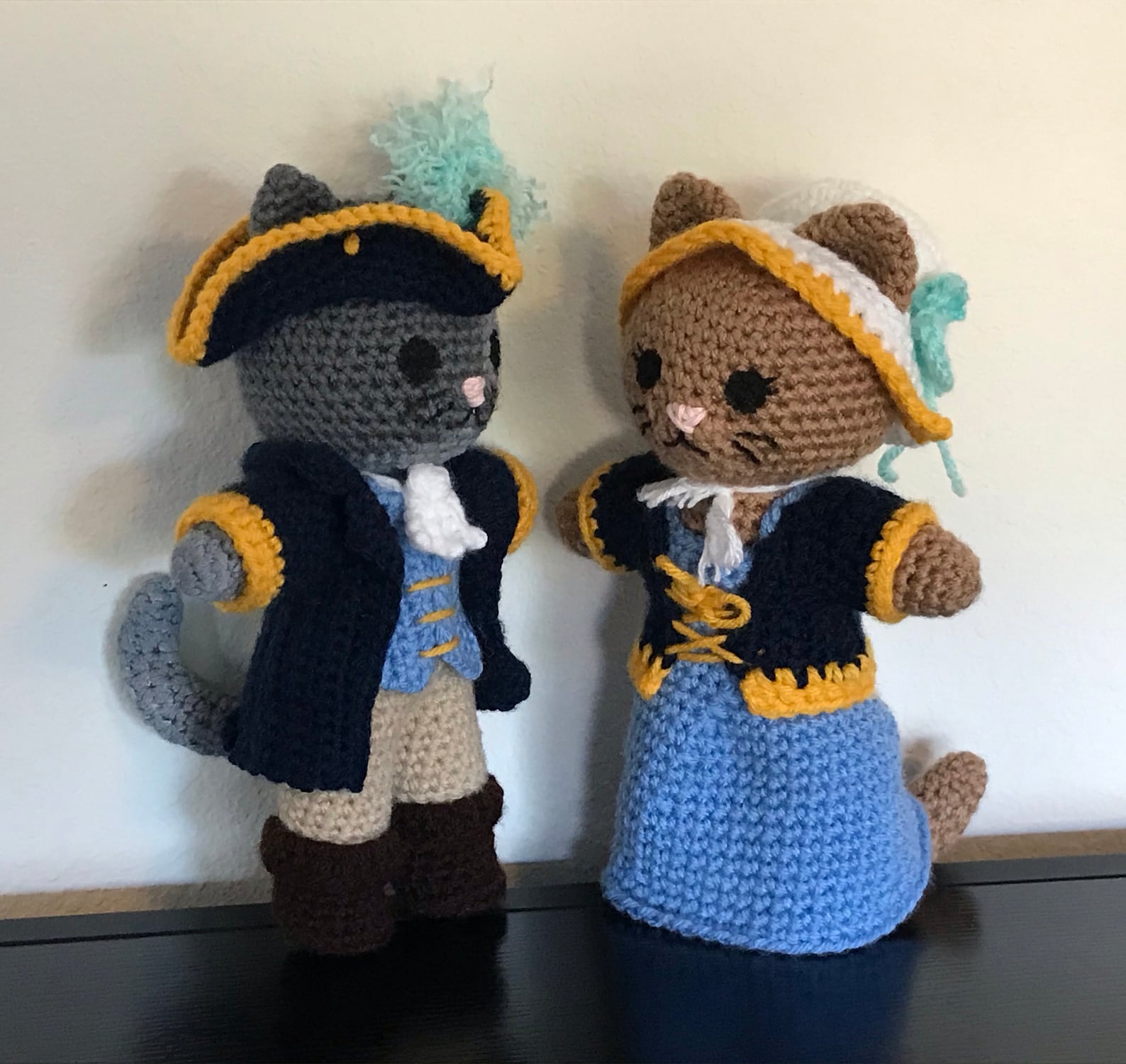 Colonial Cats Crochet Pattern - Etsy
