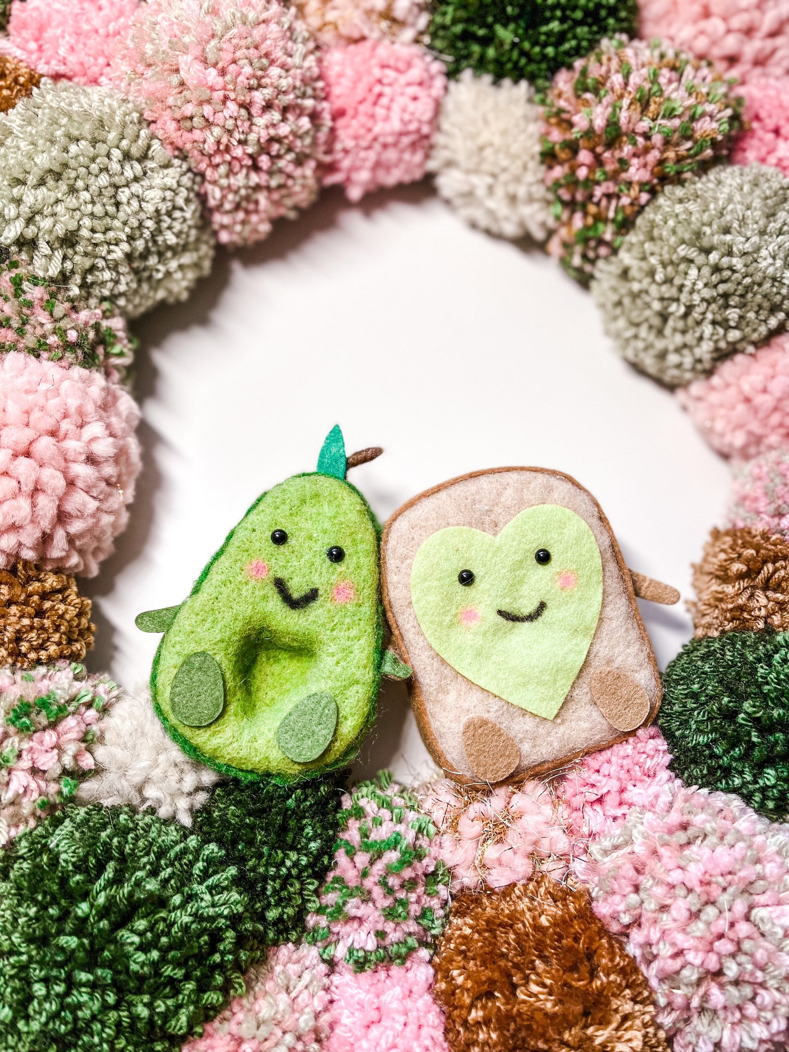 Pom Pom Wreath Avocado Toast - Etsy