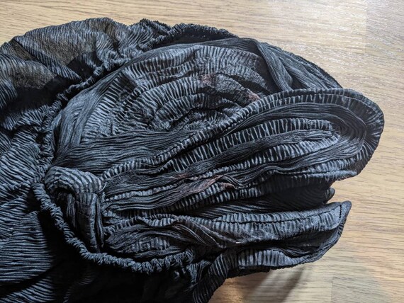 RARE antique Victorian black silk crepe mourning hat … - Gem RARE antique Victorian black silk crepe mourning hat … - Gem