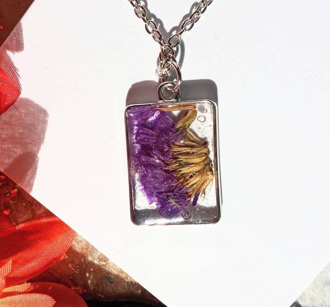 Purple Straw Flowers With Iridescent Glitter/silver Bezel Pendant ...