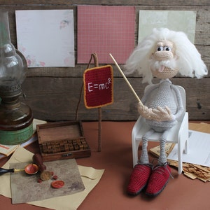 Einstein Doll, Albert Einstein Figurine, Crochet Einstein Art Doll ...