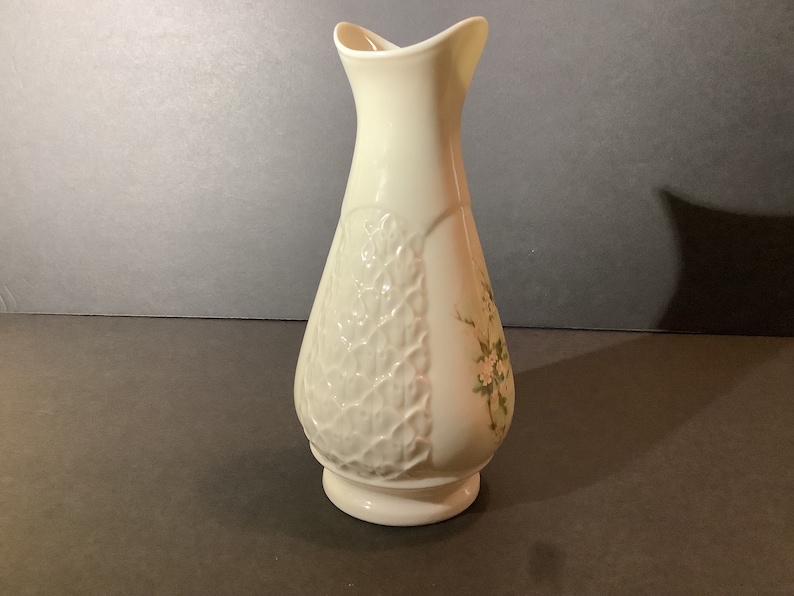 Vintage Donegal Parian Irish China shamrock Vase - Etsy