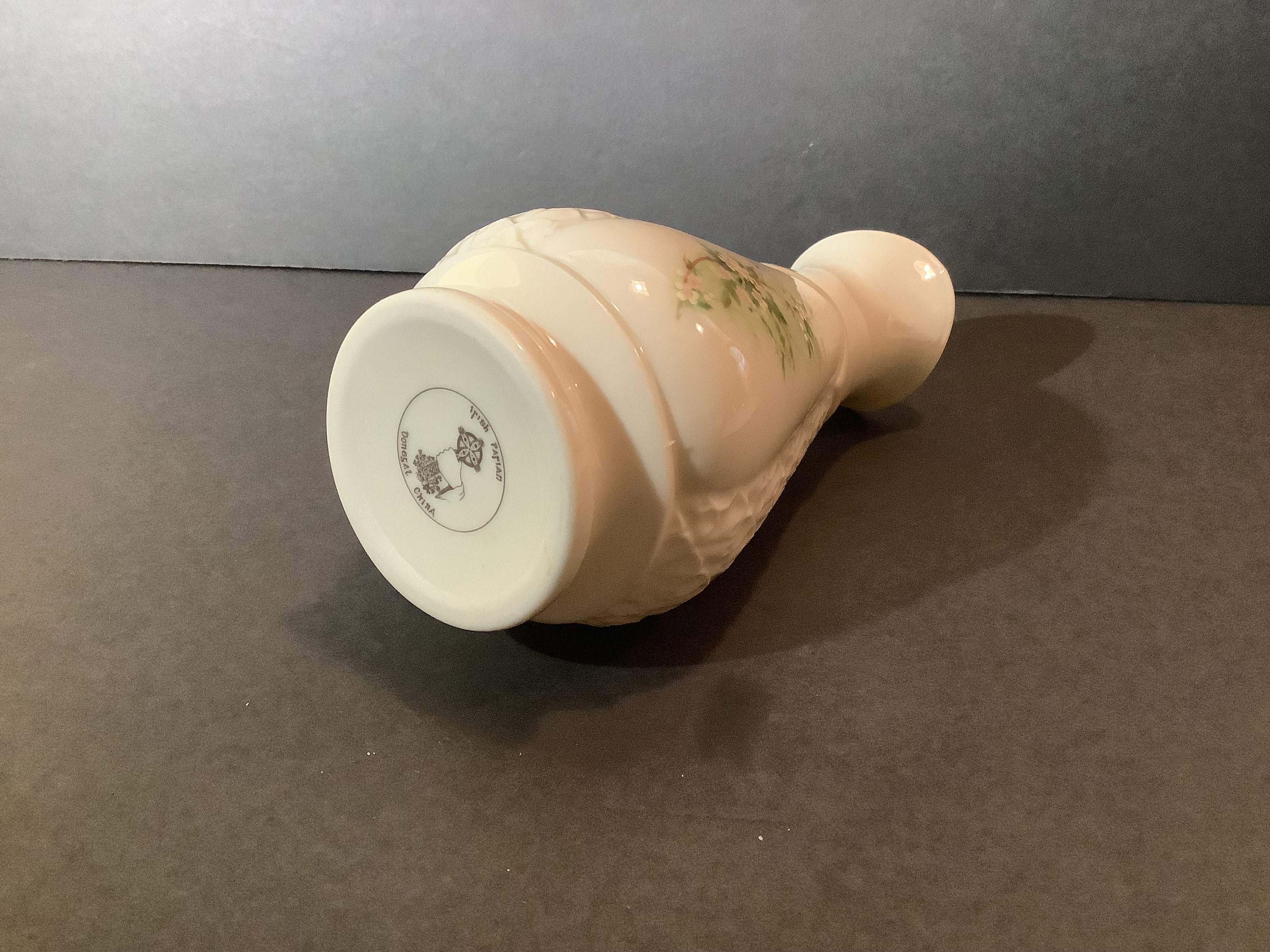 Vintage Donegal Parian Irish China shamrock Vase - Etsy