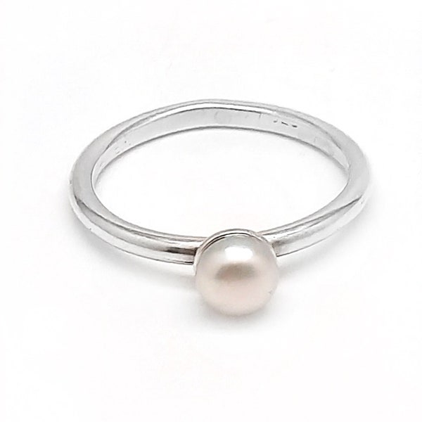 Single Pearl Ring - Etsy