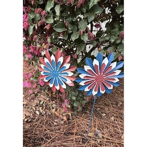 Set of 2 Red ,white & Blue flower Garden Stake Patriotic Yard Art Décor ...