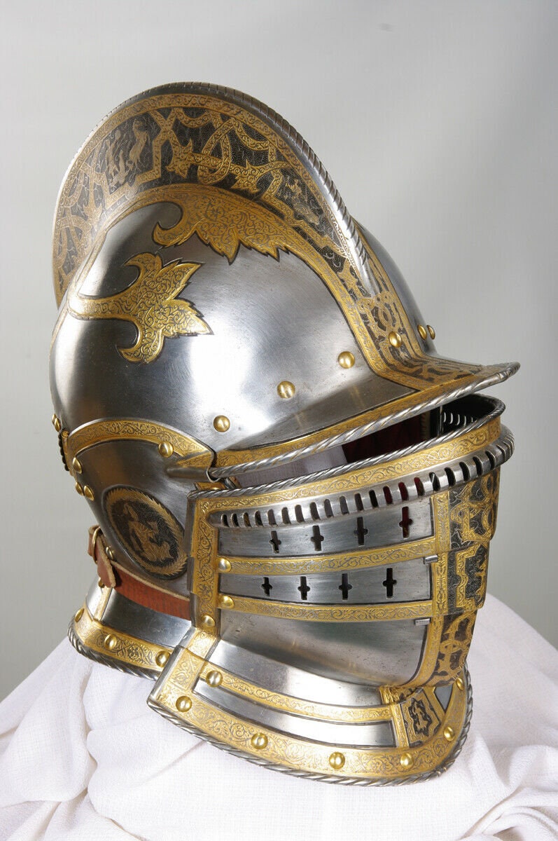Knight Helmets With Feather