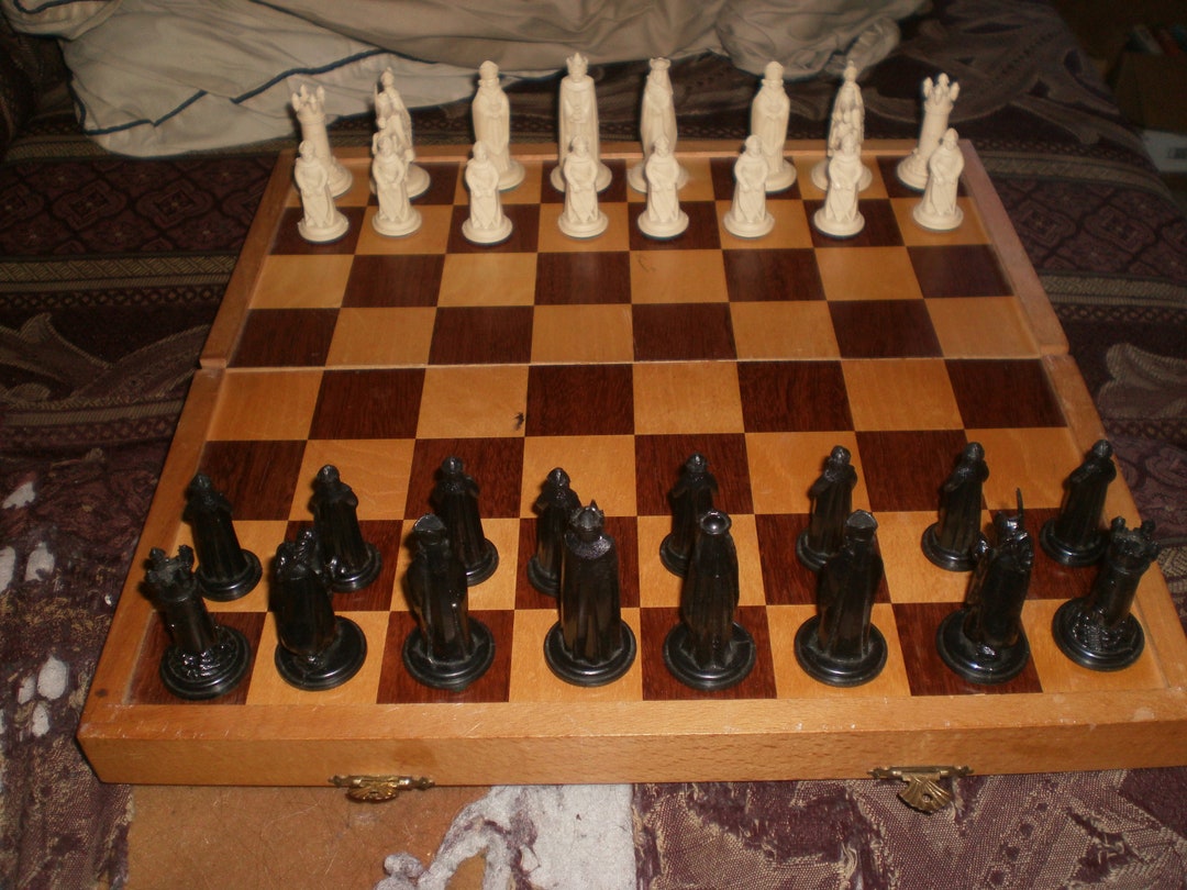 Vintage Chess Set King Arthur Knights of Round Table Medieval Chess ...