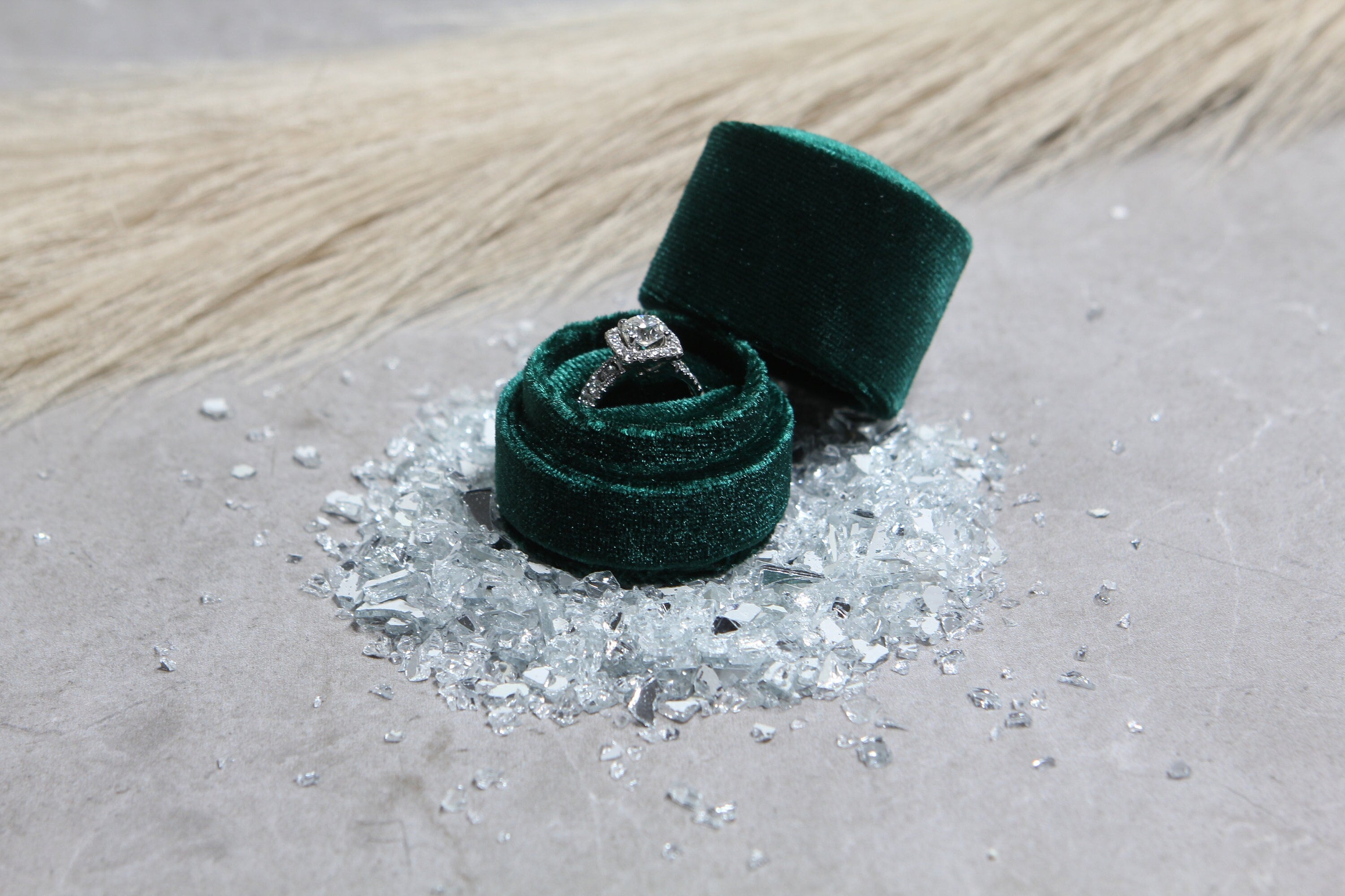 Vintage Green Engagement Ring reliable Box