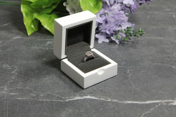 White engagement ring box store