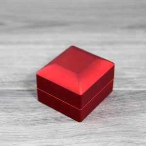 Red Engagement Ring Box With LED Light - Great for Proposals, Weddings ...