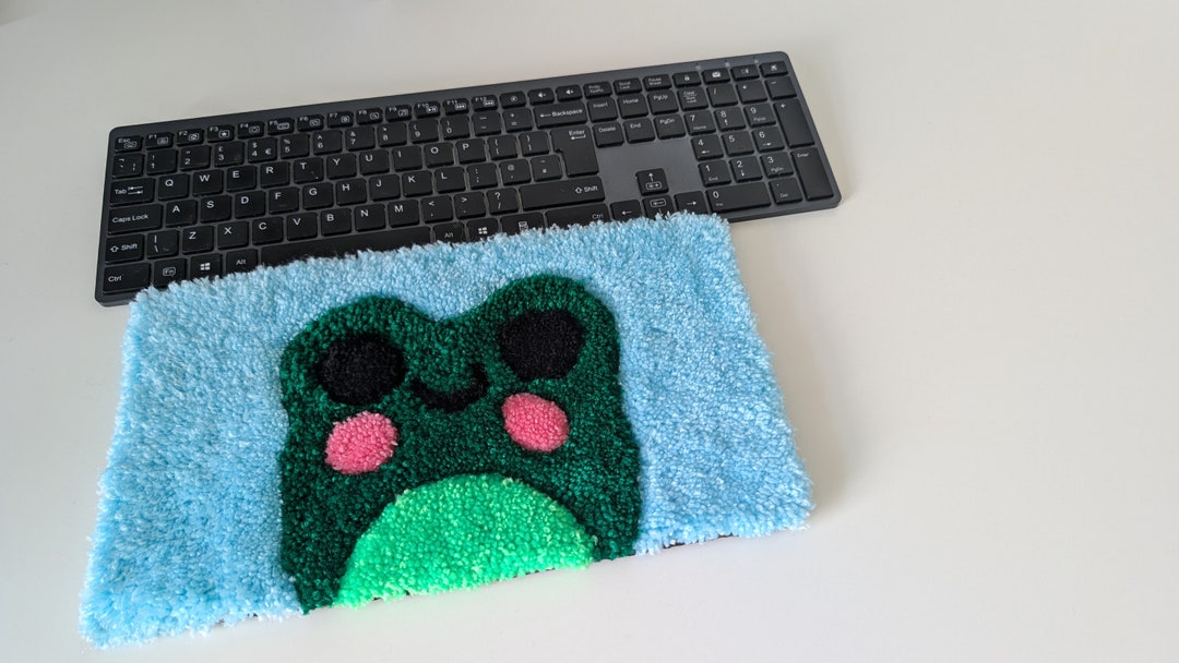Desk Rug Frog Cute Keyboard Wrist Buddy Colourful Office Decor ...