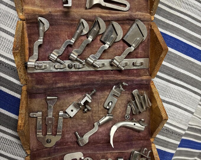 Antique 1889 Patent Singer Sewing Machine Attachments – Velvet-lined ...